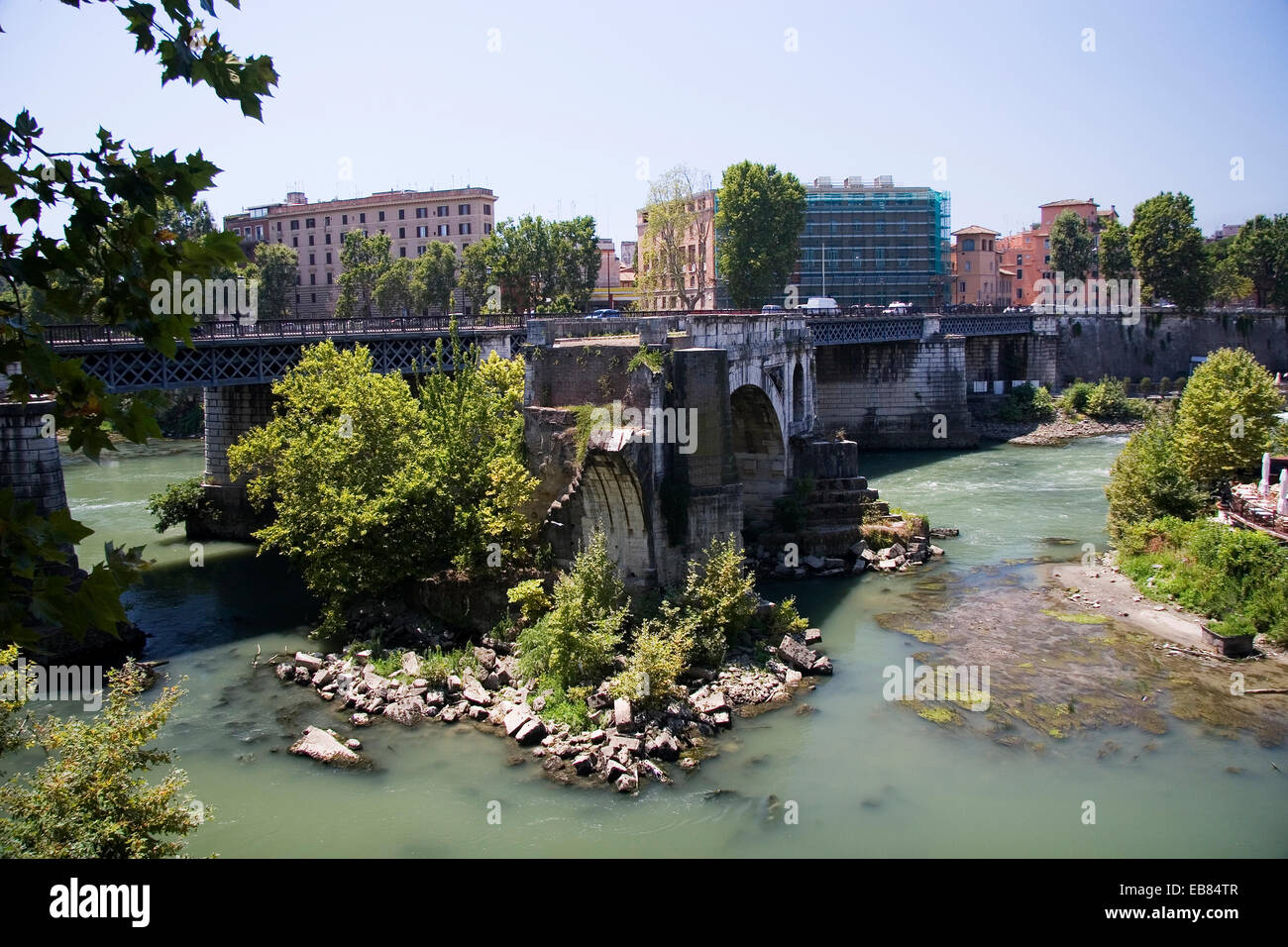 Bridge over Tiber river, Rome Stock Photo - Alamy