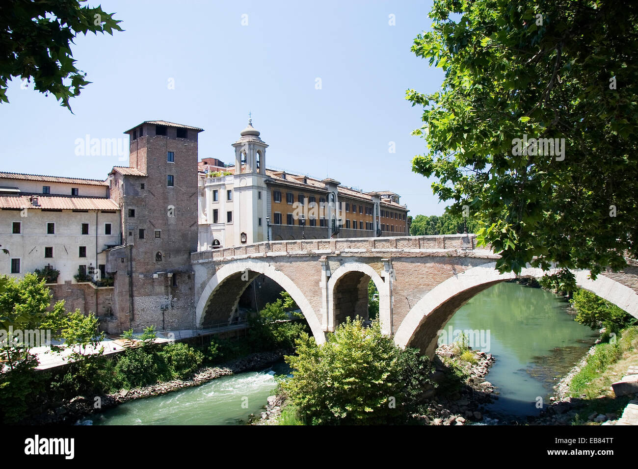 Fabricio Bridge and Isola Tiberina (Tiber Island), Rome Stock Photo - Alamy