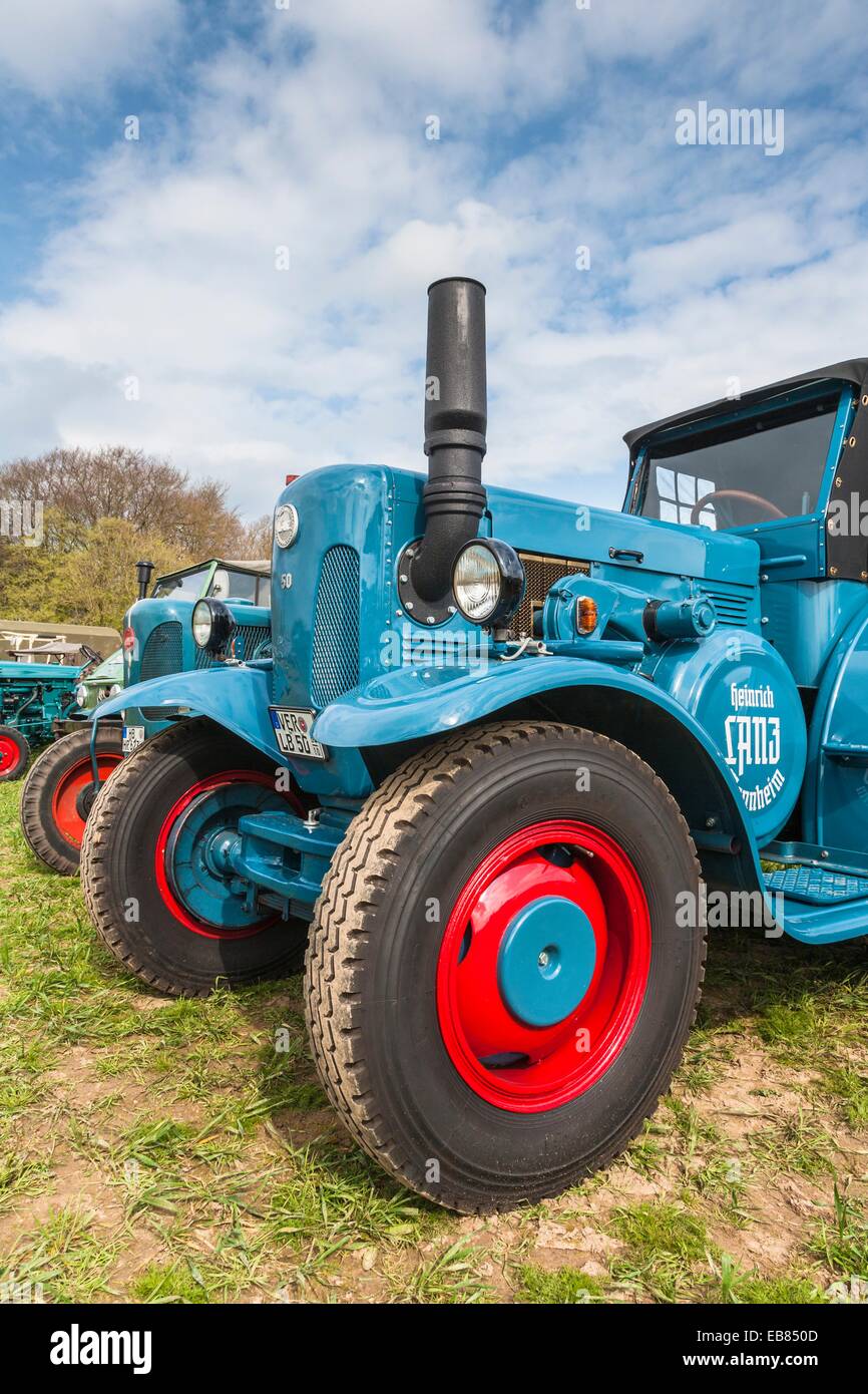 Motor tractor vintage hi-res stock photography and images - Alamy