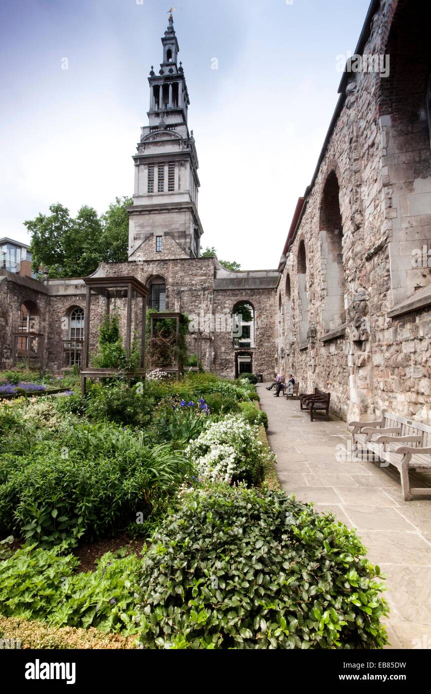 Ruins and garden of christ church greyfriars hi-res stock photography ...