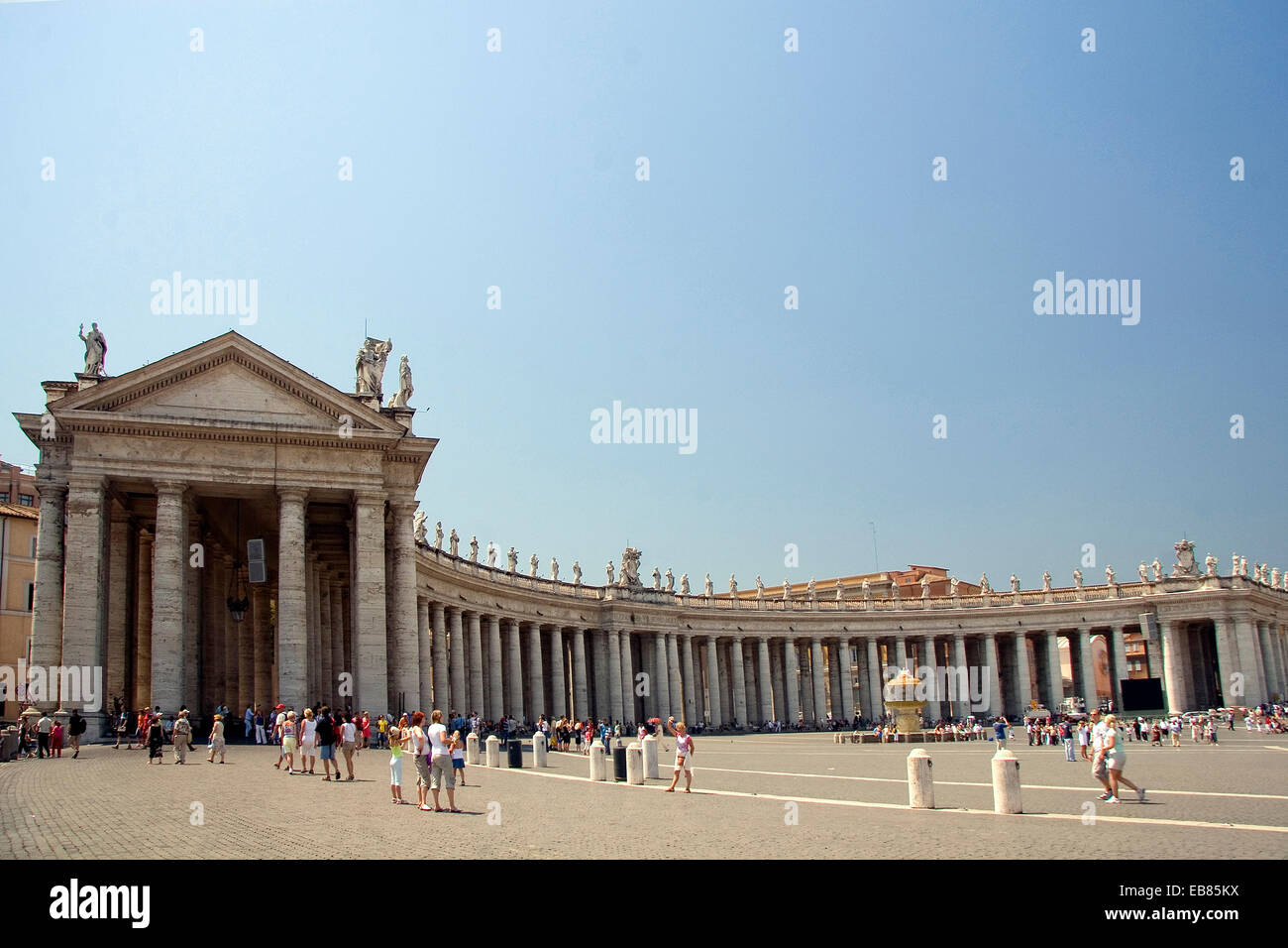 Colonnade of Bernini, Vatican city, Italy Stock Photo - Alamy