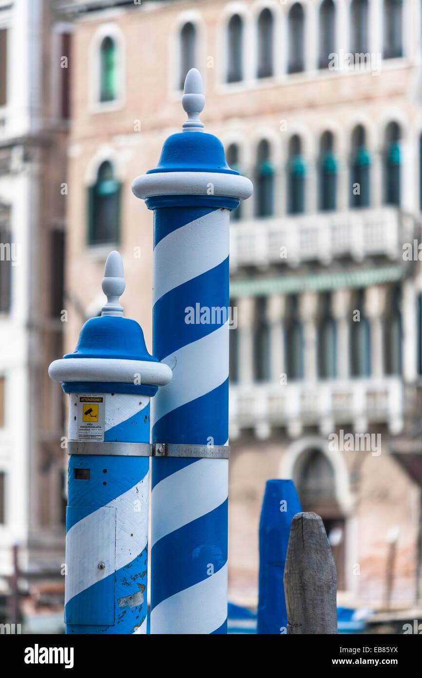 Harbor bollards hi-res stock photography and images - Alamy