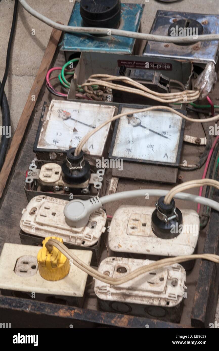 Electrical socket wiring image hi-res stock photography and images - Alamy