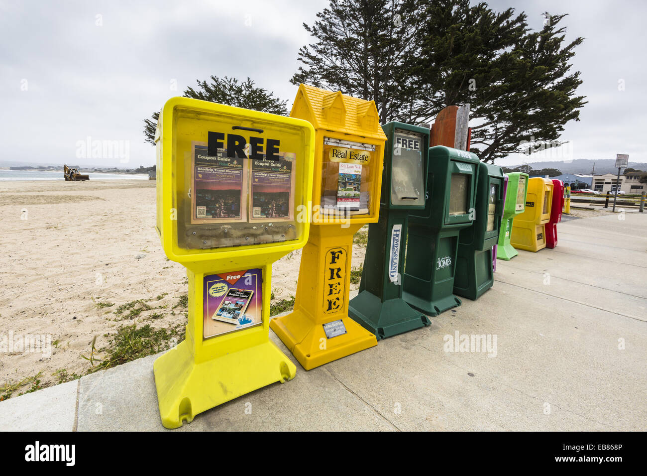 Newspaper dispensers hi-res stock photography and images - Alamy