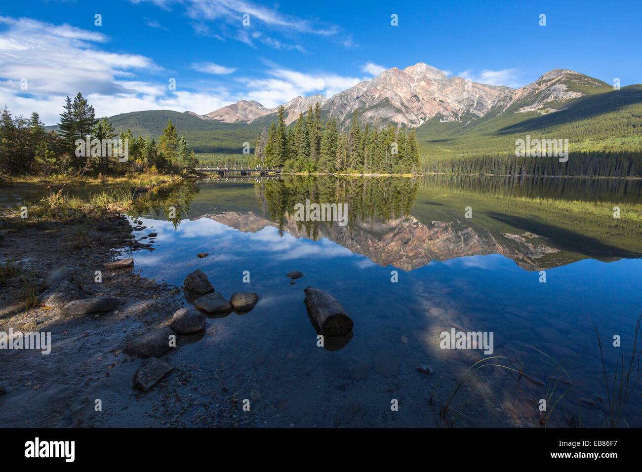 Pyramid Lake and Pyramid Mountain in the Jasper National Park, Alberta ...
