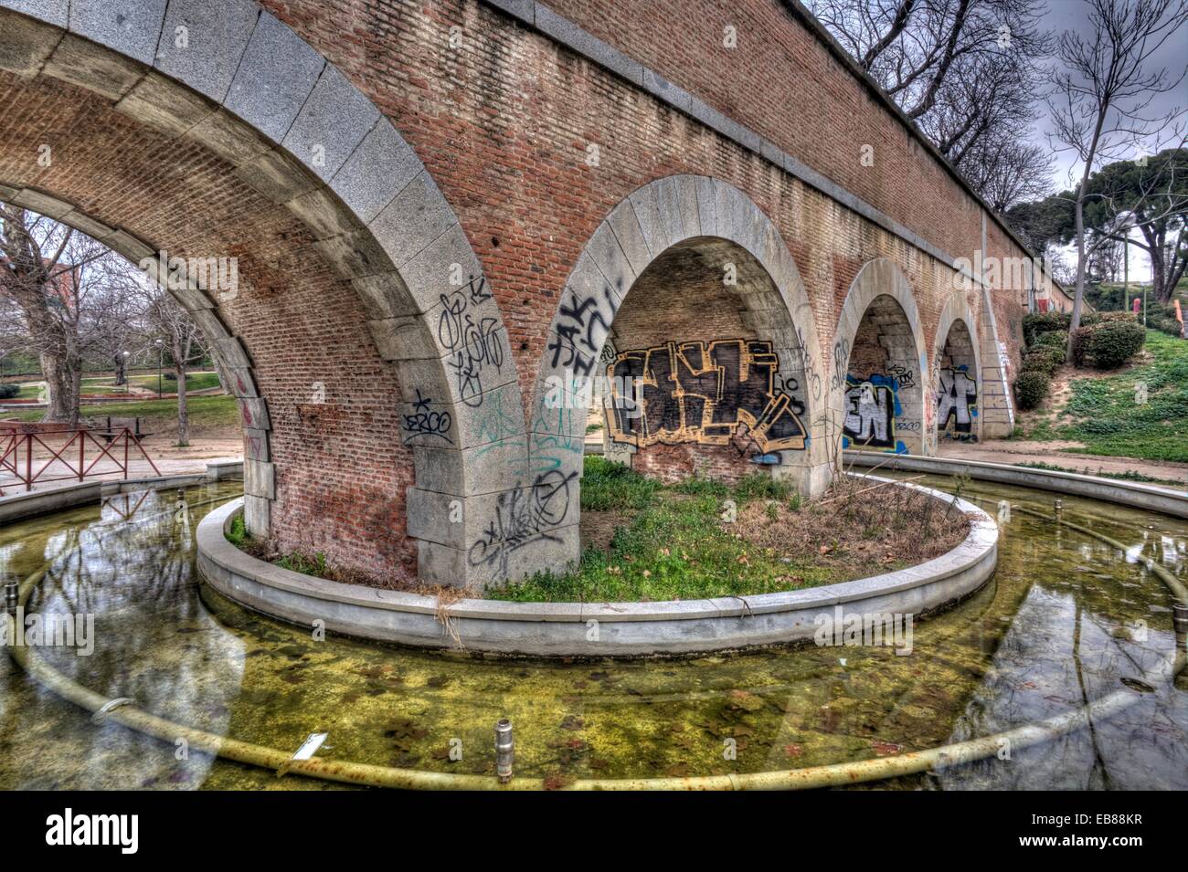 Aqueduct. Sahagun rodriguez Park, Madrid, Spain Stock Photo - Alamy
