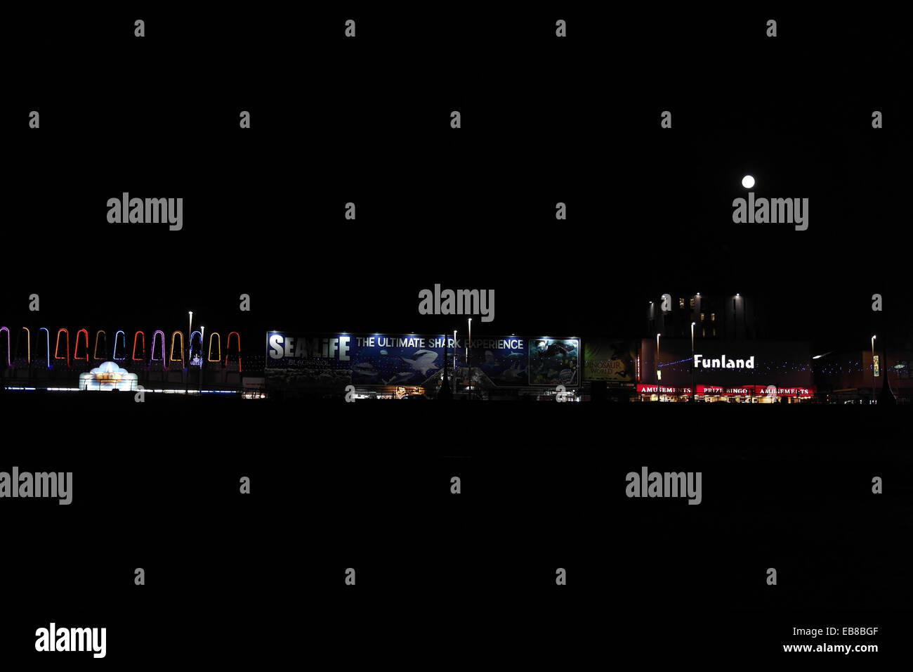 Night Beach view Star Attraction, Sea Life Centre, full moon over ...