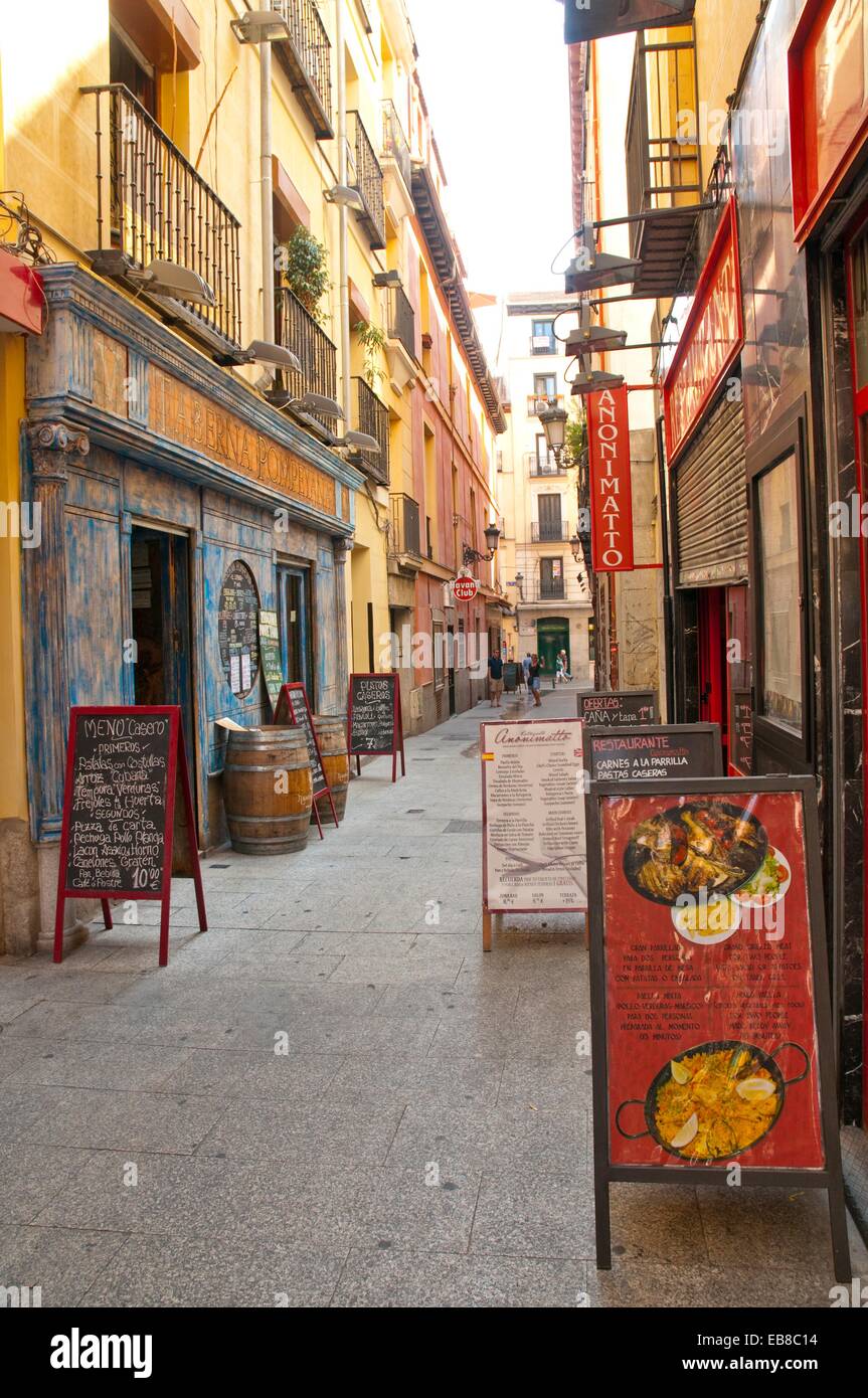 Alvarez gato street hi-res stock photography and images - Alamy