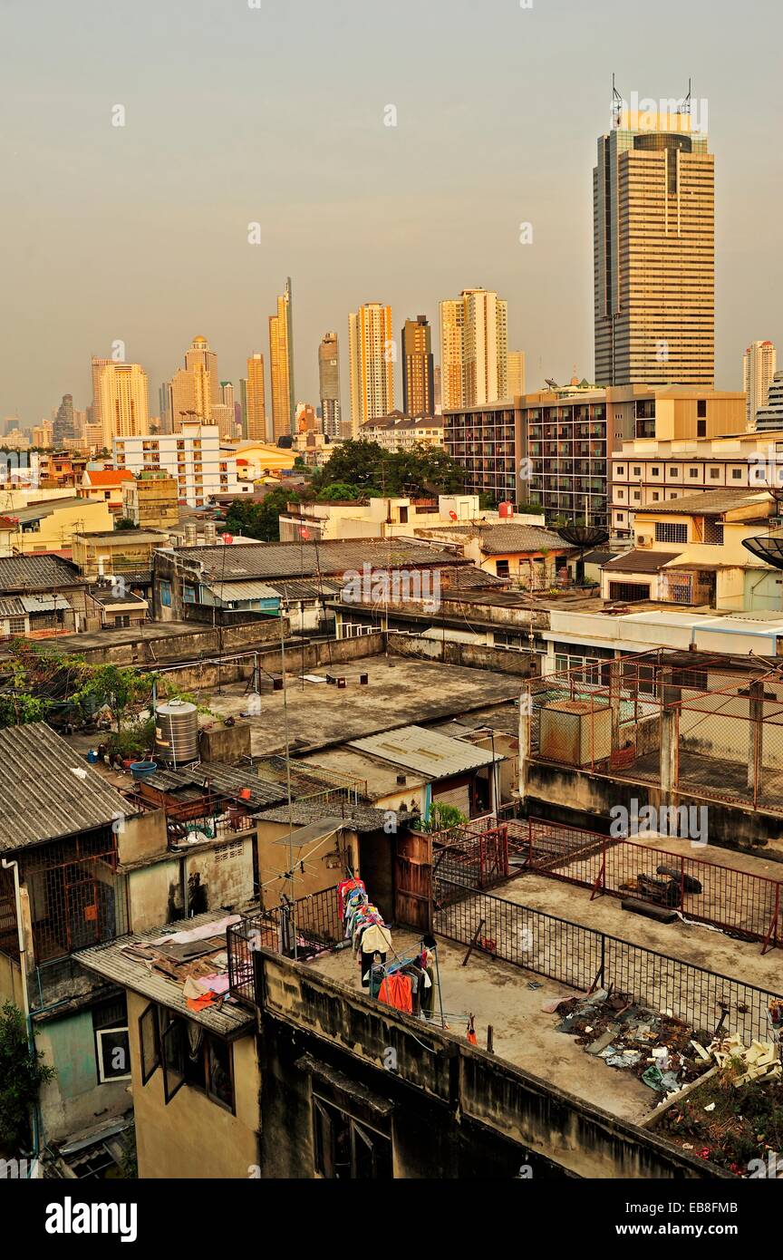 Thonburi slum hi-res stock photography and images - Alamy