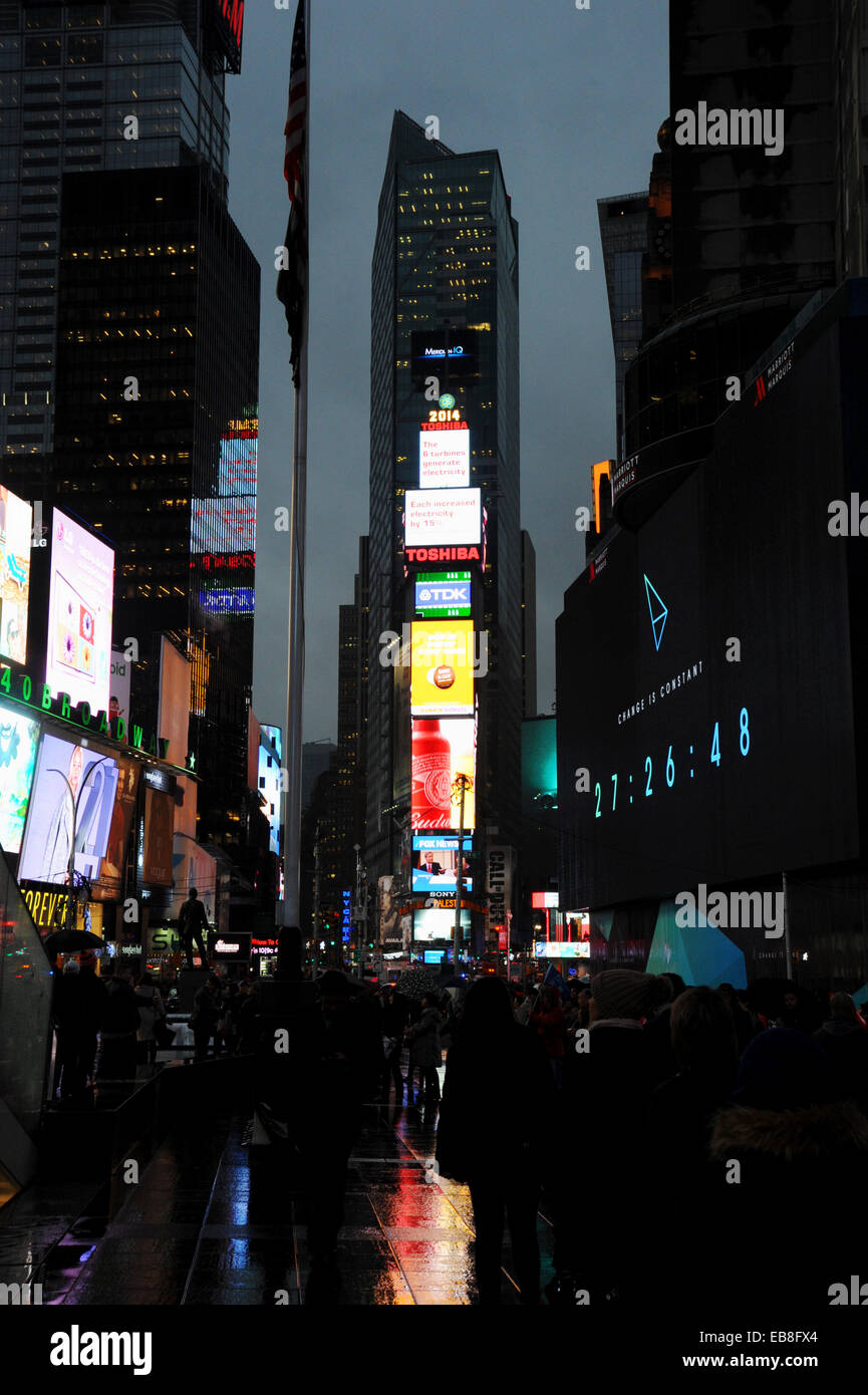 Times square 2014 view hi-res stock photography and images - Alamy