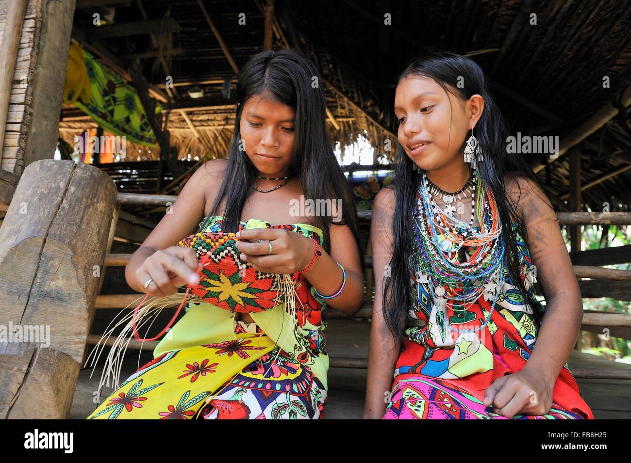 Embera basket hi-res stock photography and images - Alamy