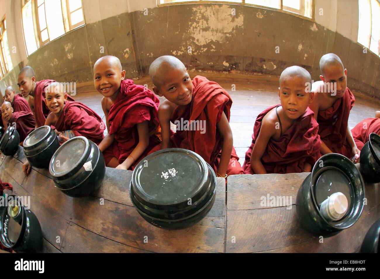 Novice monks eating hi-res stock photography and images - Alamy