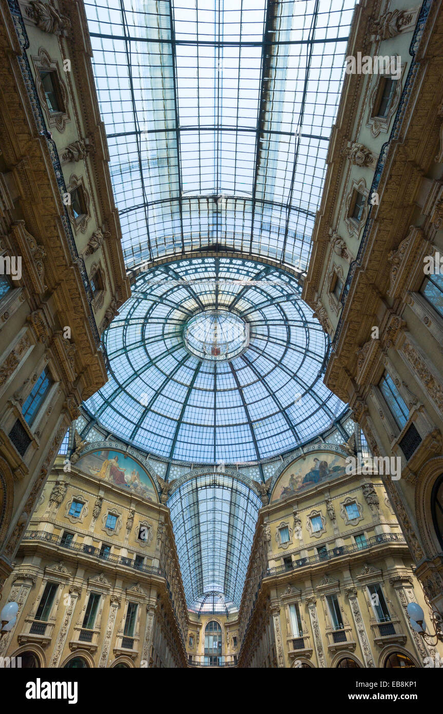 Glass roofed arcade hi-res stock photography and images - Alamy