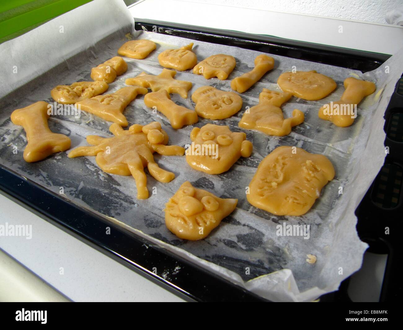 Bone cookies hi-res stock photography and images - Alamy
