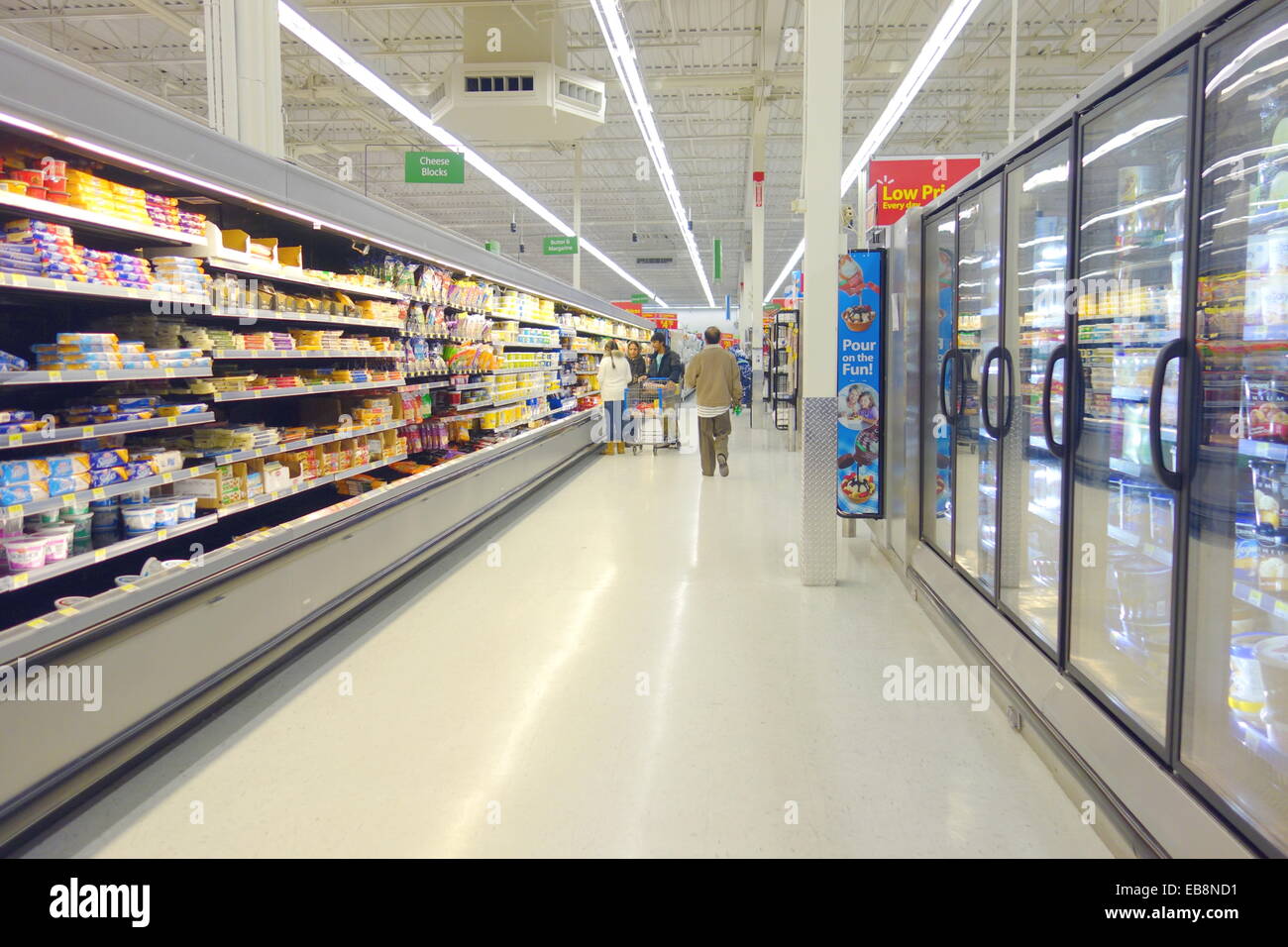 Walmart aisle hi-res stock photography and images - Alamy