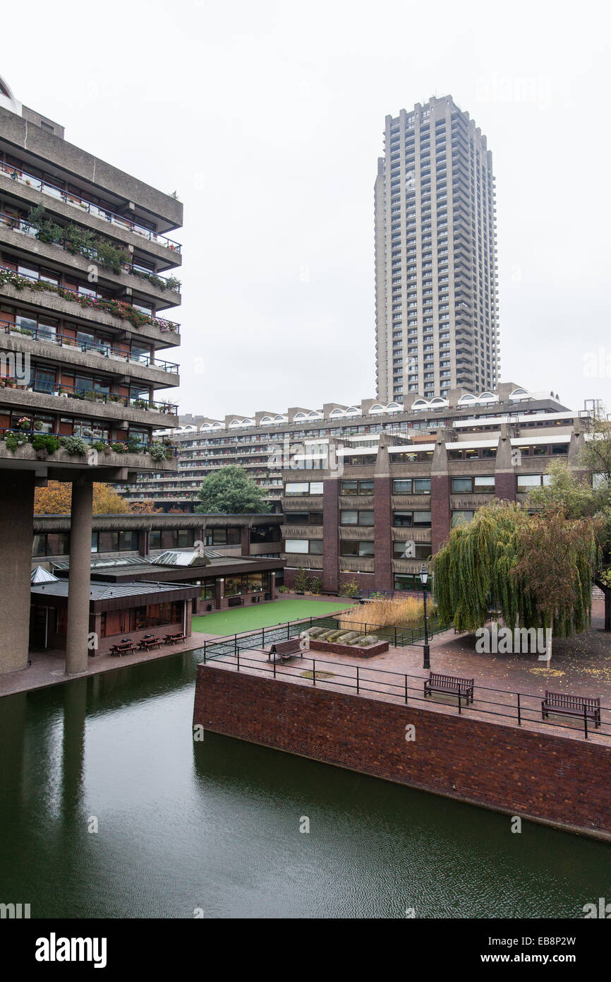 St Giles Cripplegate Church, Barbican center, London, England, United ...