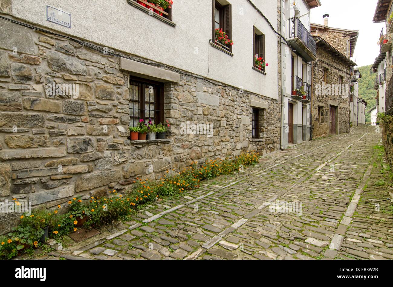 Isaba valle hi-res stock photography and images - Alamy