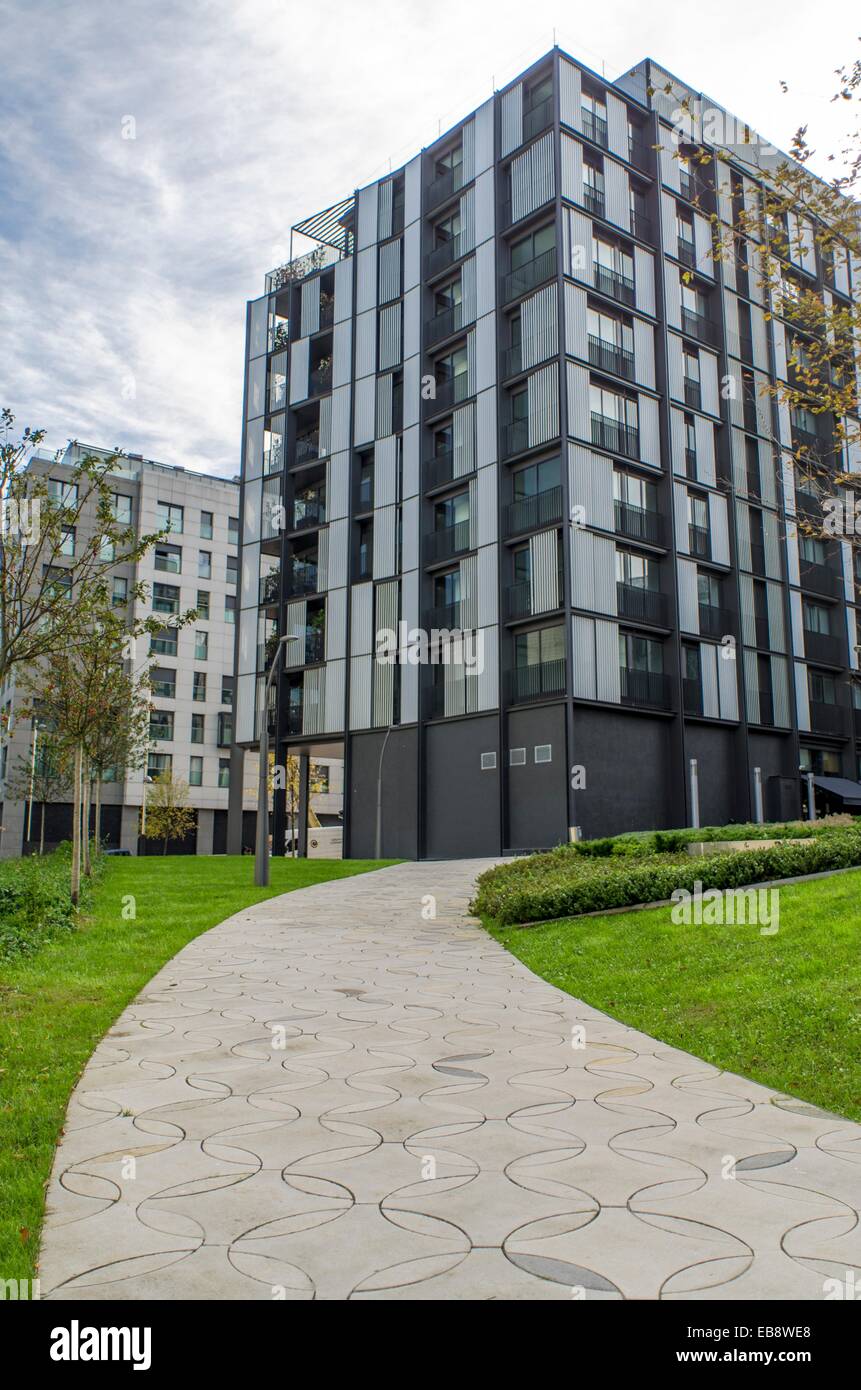 New architecture buildings in Bilbao City centre, Biscay, Basque ...