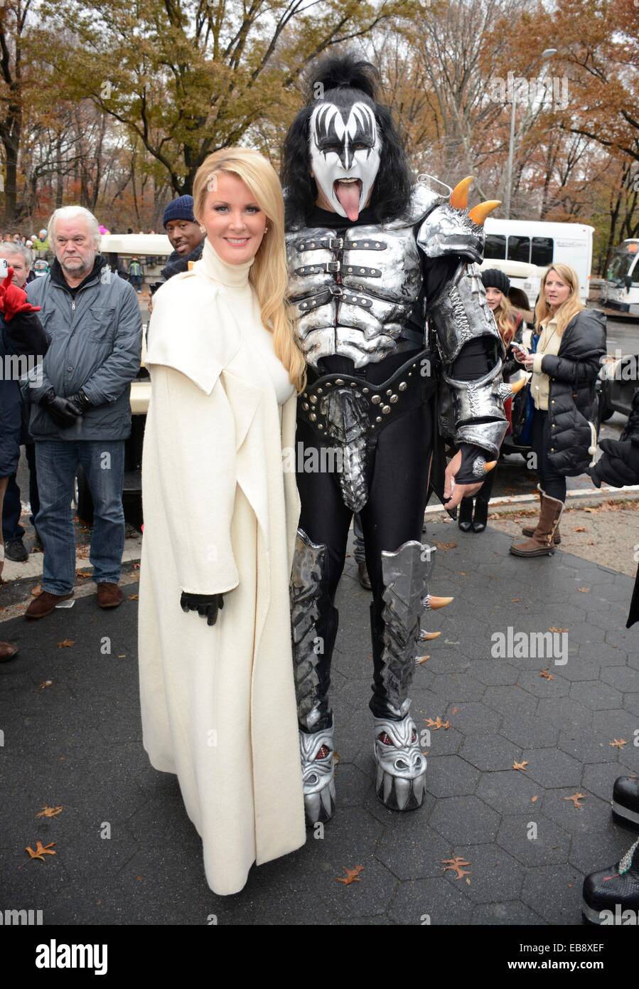 Gene simmons of kiss and sandra lee hi-res stock photography and images ...