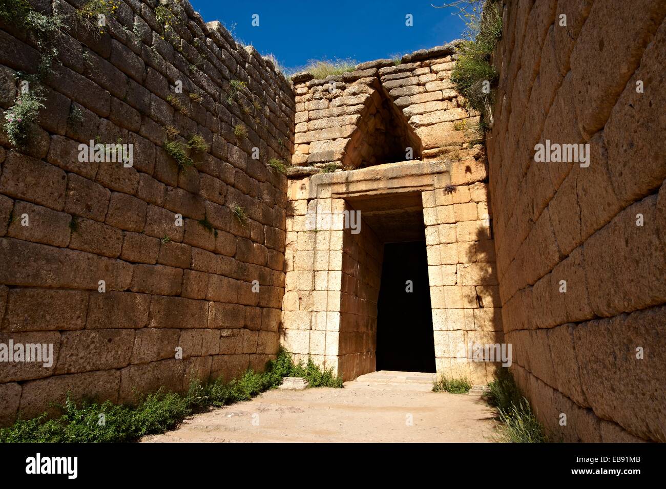 Tholos tomb mycenae hi-res stock photography and images - Alamy