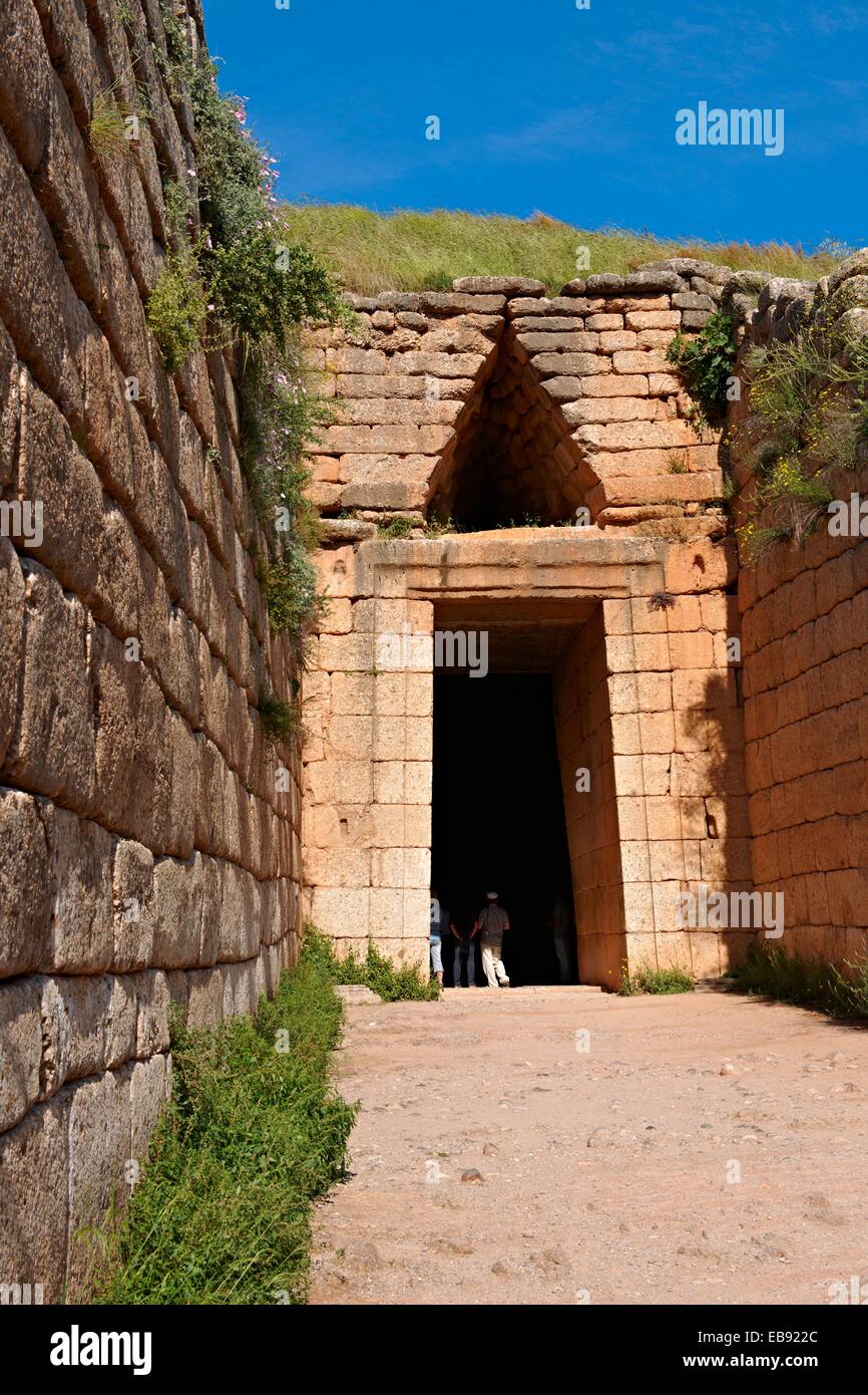 Minoan tholos tomb hi-res stock photography and images - Alamy