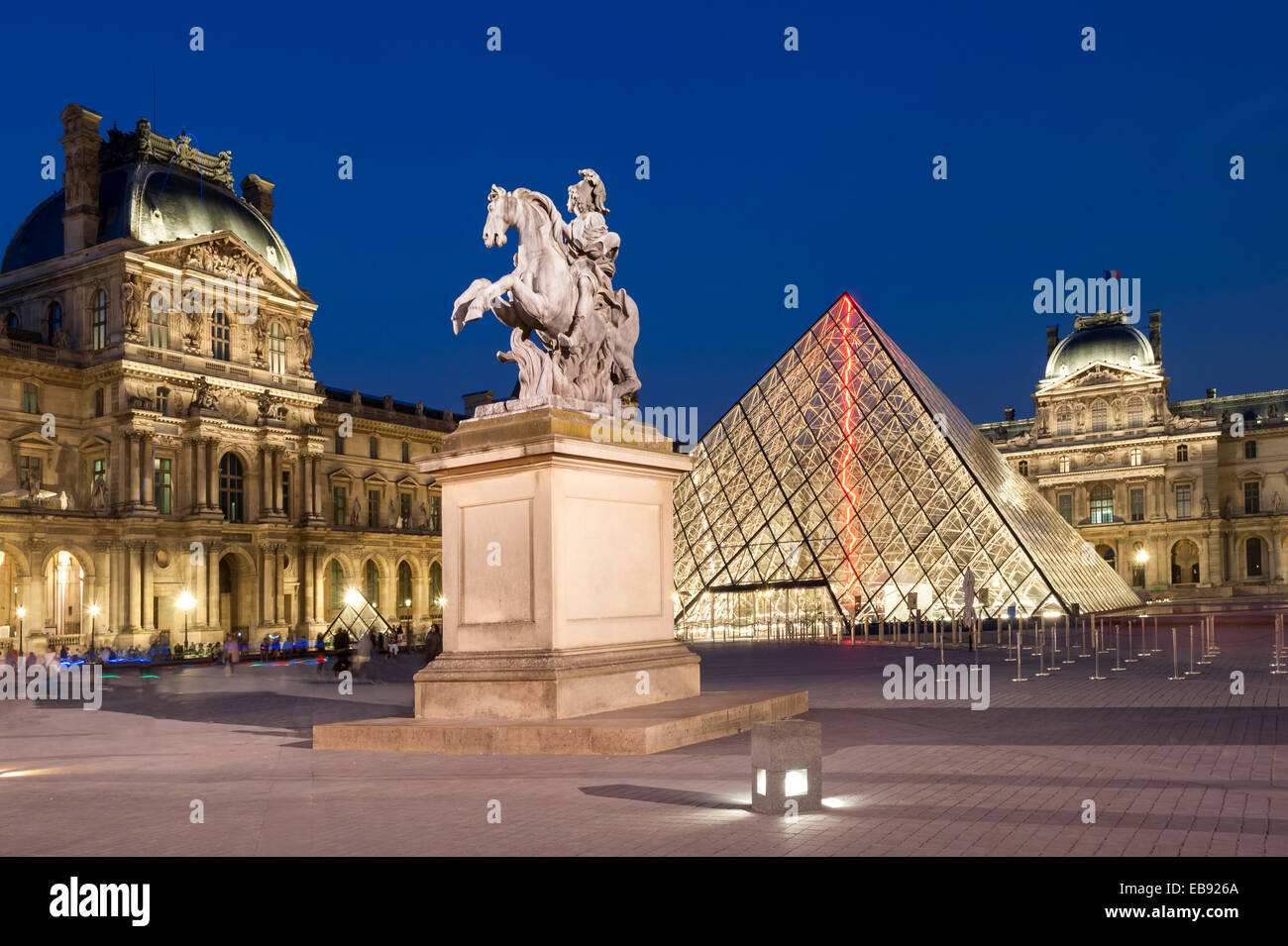 Golden triangle french landmark hi-res stock photography and images - Alamy