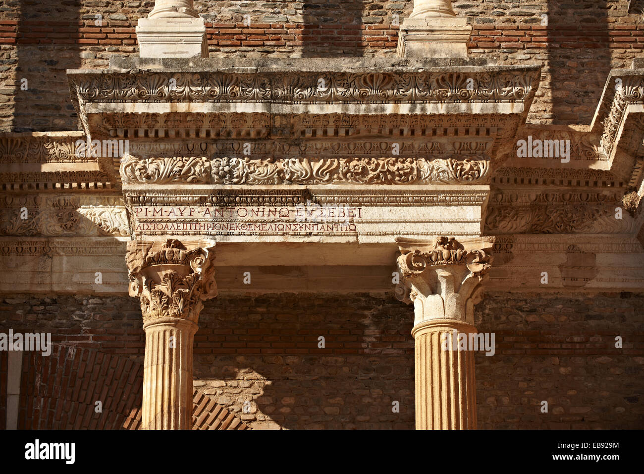 Ionic columns portico hi-res stock photography and images - Alamy