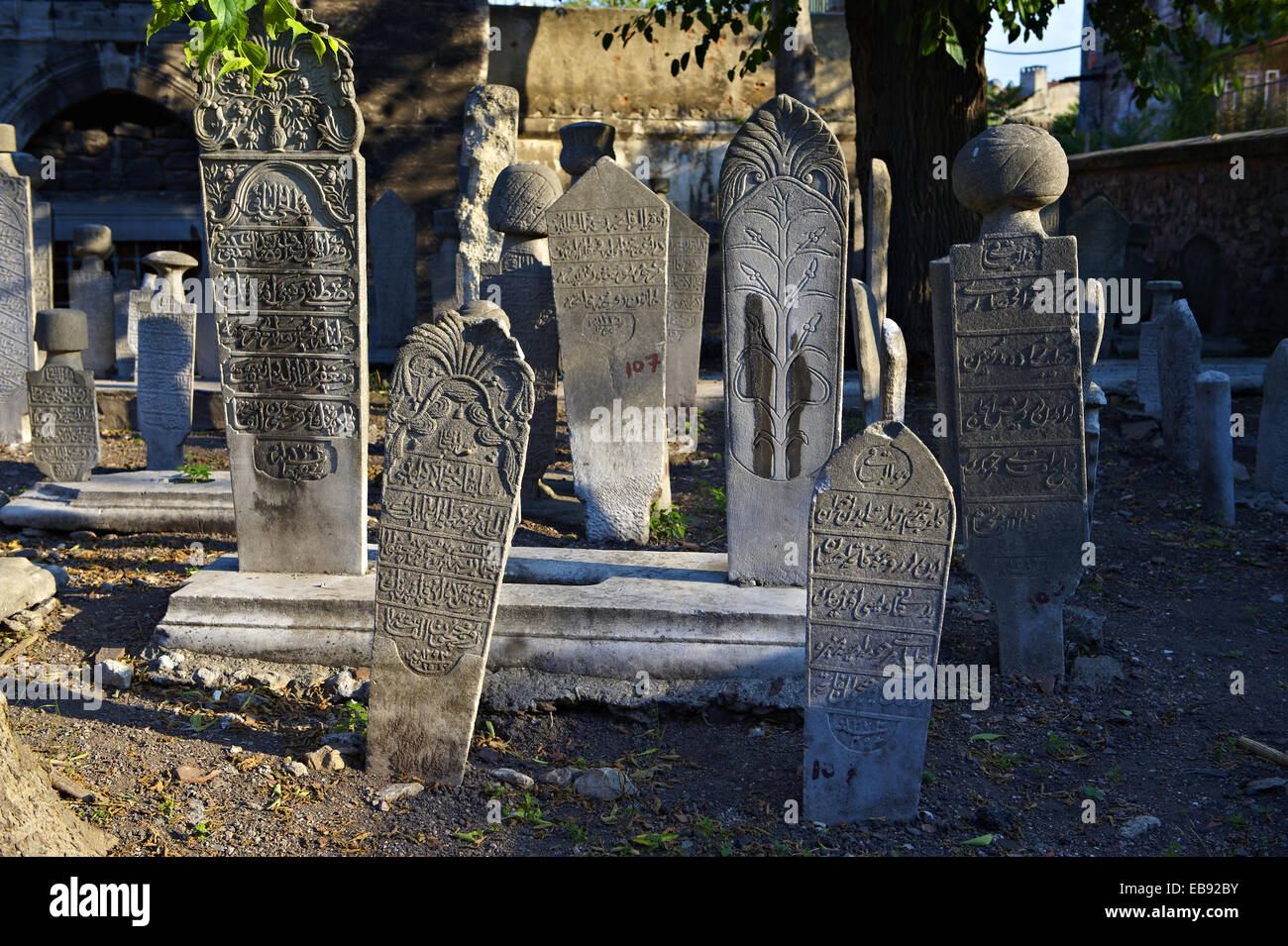 Tomb stones islamic hi-res stock photography and images - Alamy