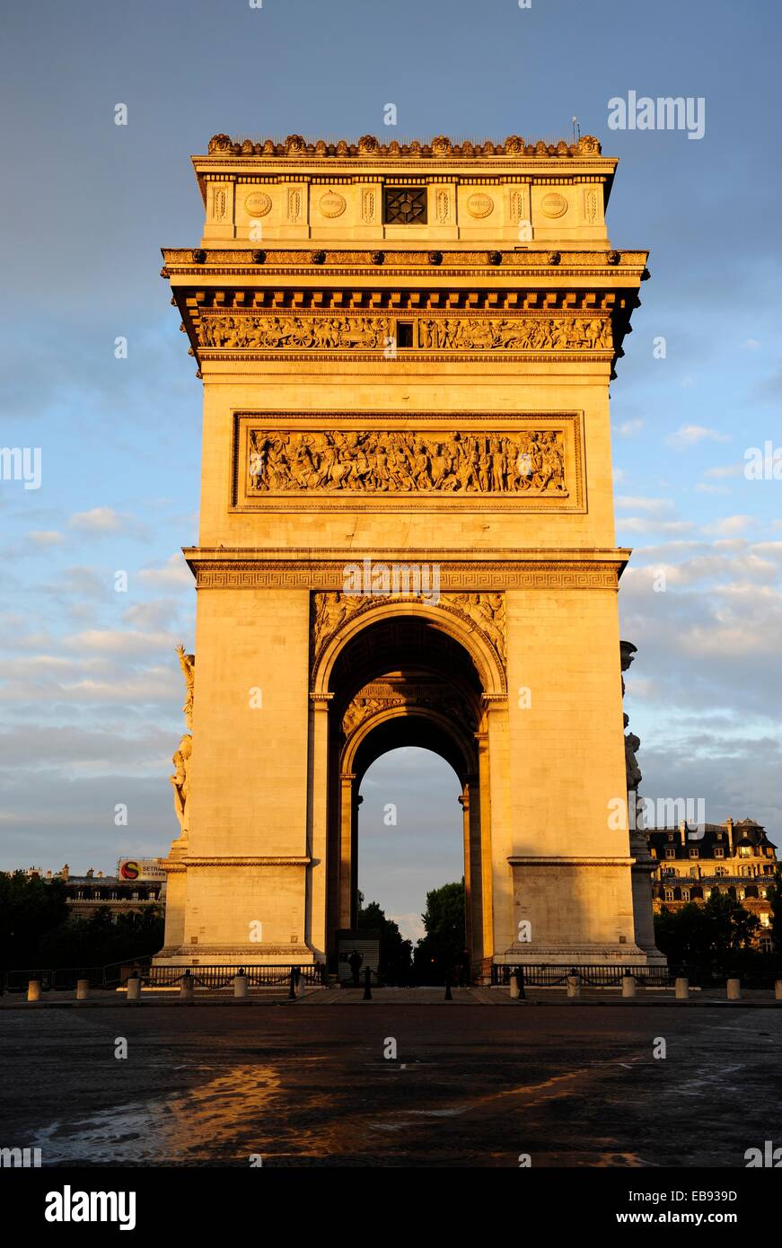 Arch of triumph at france hi-res stock photography and images - Alamy