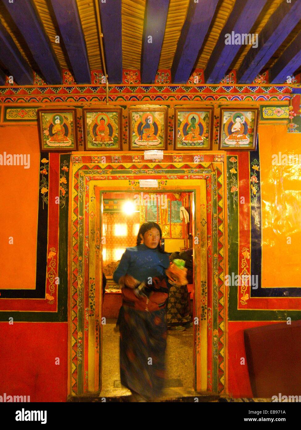 Potala palace interior hi-res stock photography and images - Alamy