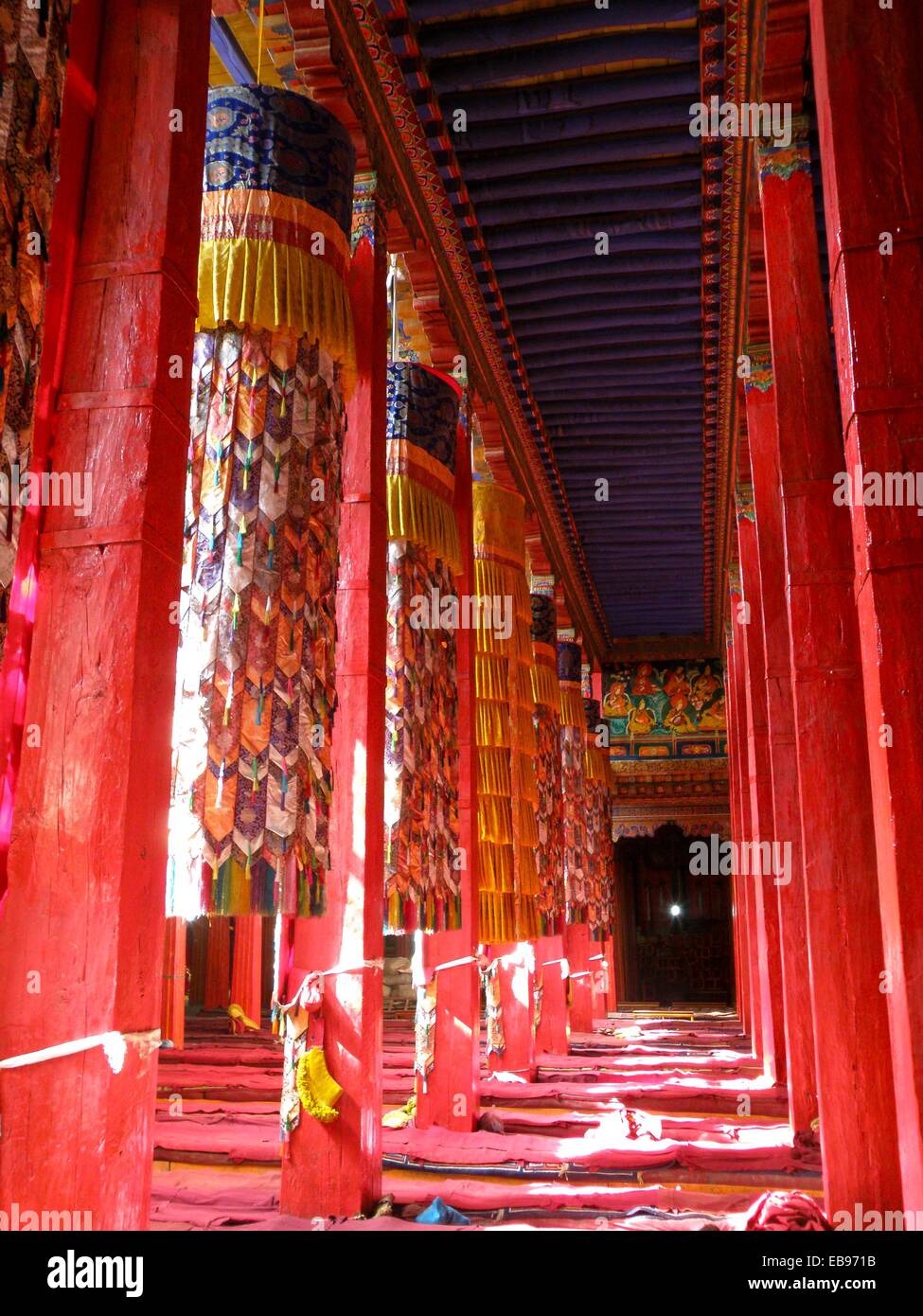 Potala palace interior hi-res stock photography and images - Alamy