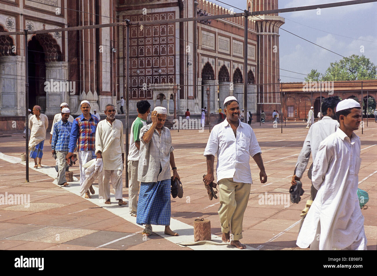 Muslims at Jama Masjid or Fridays Mosque, Delhi, India Stock Photo - Alamy