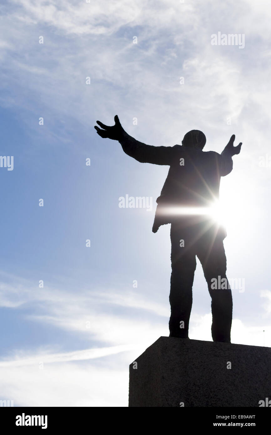 James larkin statue hi-res stock photography and images - Alamy