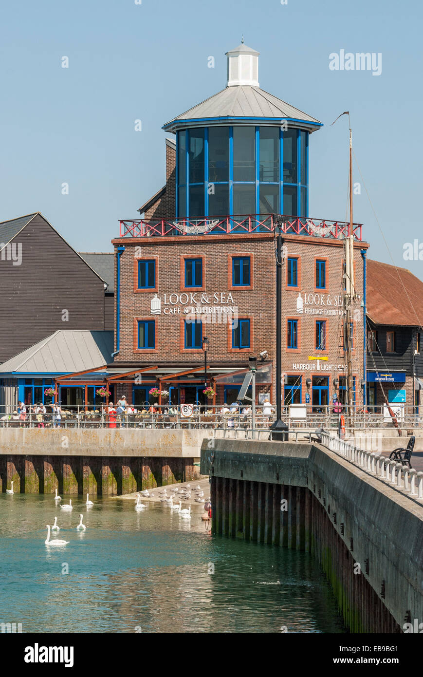 Littlehampton look and sea hi-res stock photography and images - Alamy