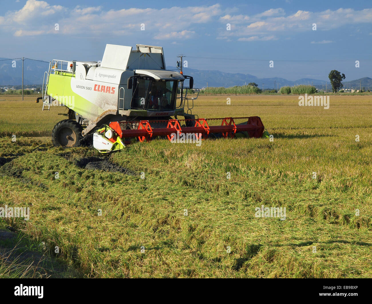 Reaping Machine High Resolution Stock Photography and Images - Alamy