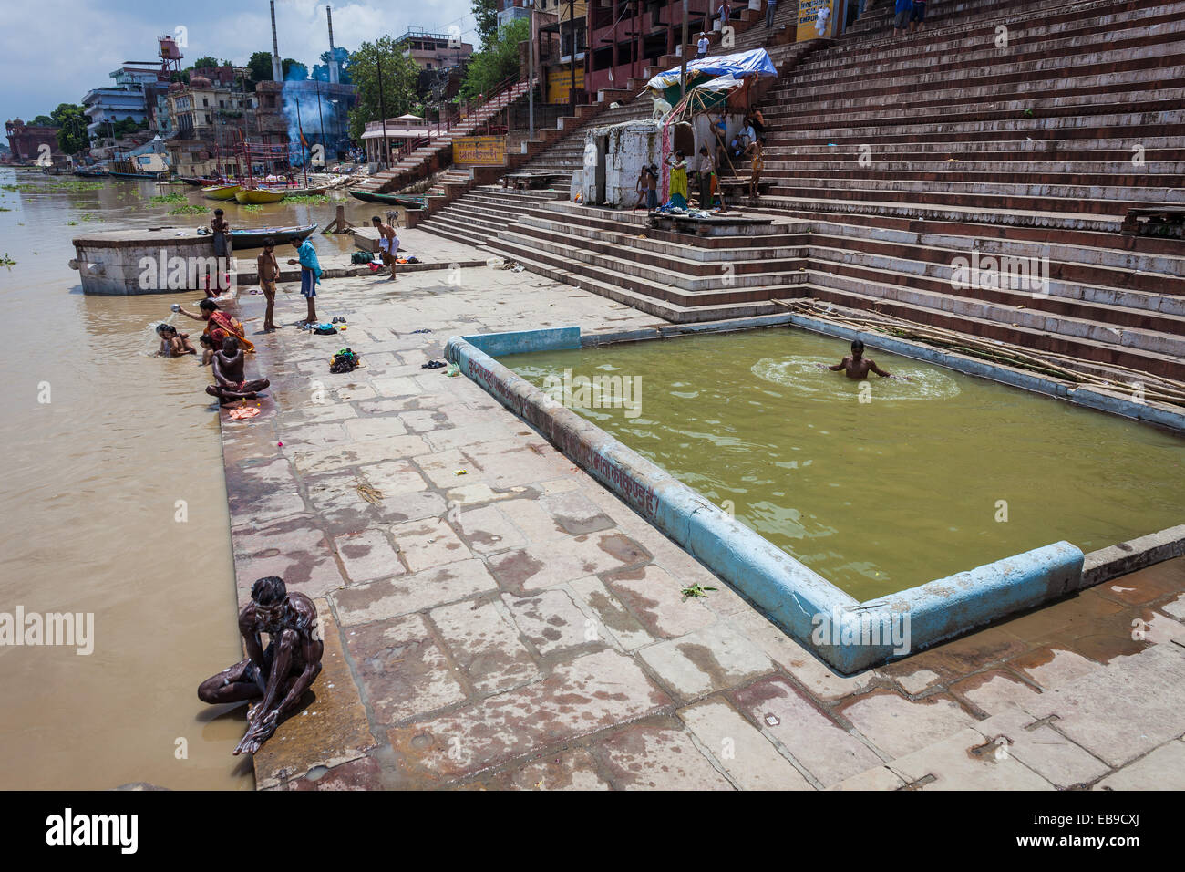 Varanasi bath hi-res stock photography and images - Alamy