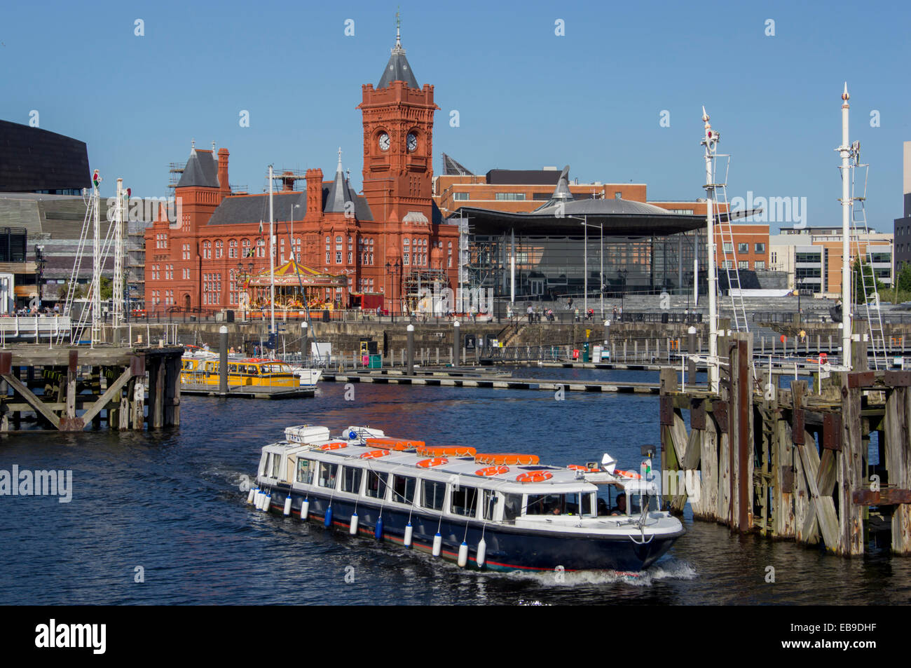 Cardiff bay harbour hi-res stock photography and images - Alamy