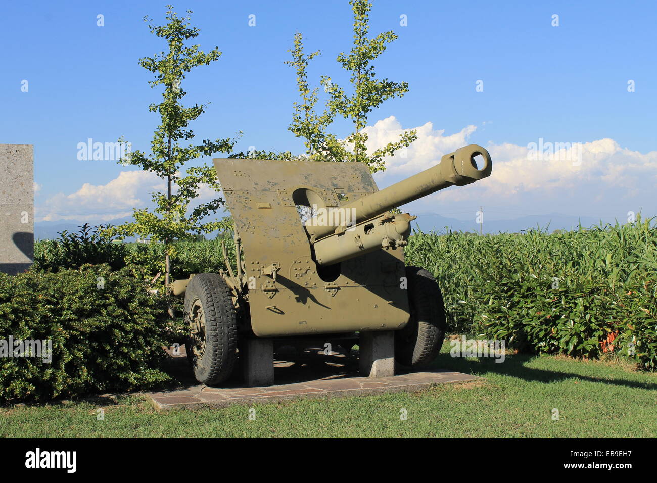 Ancient cannon on wheels Stock Photo - Alamy