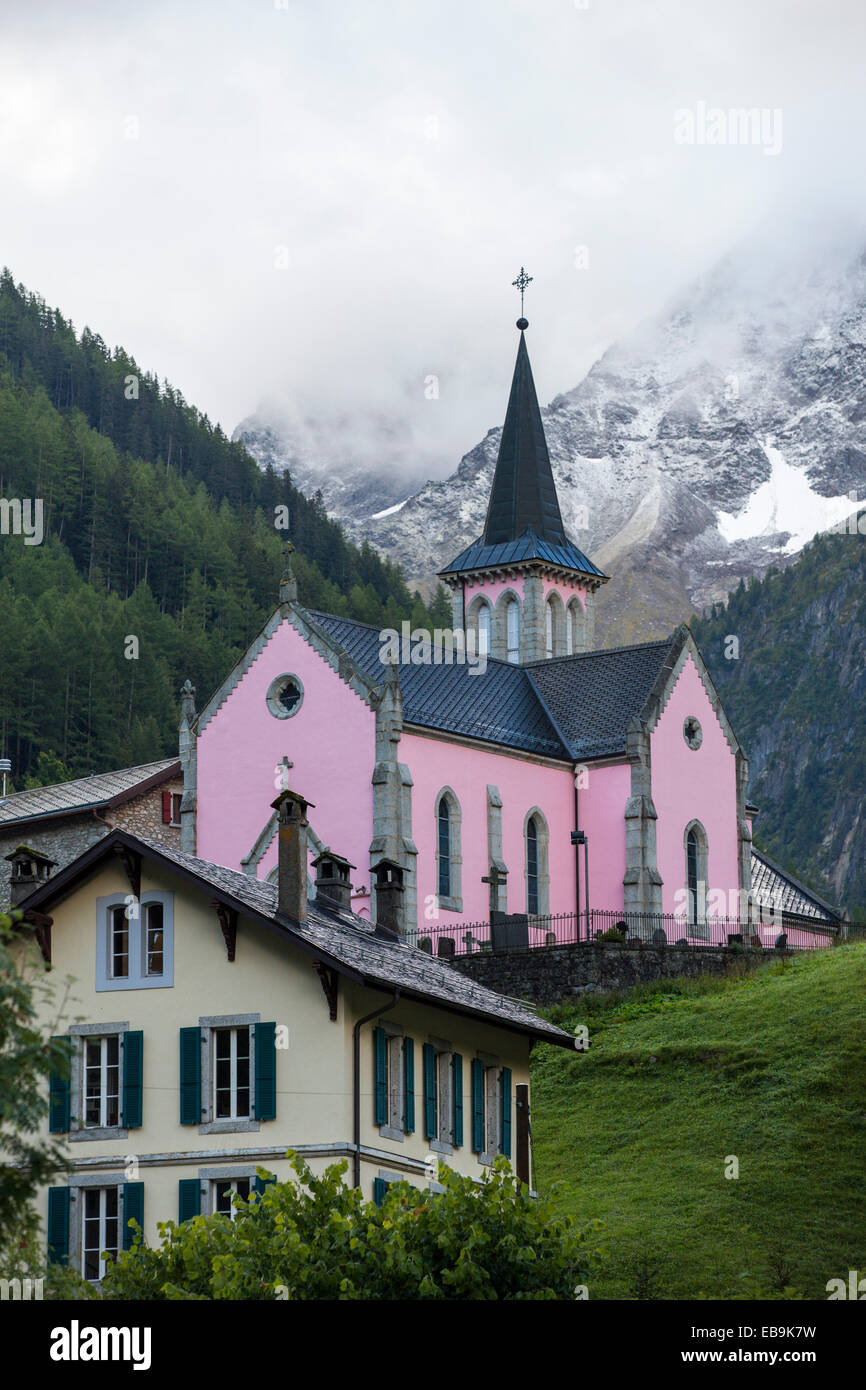 Swiss village church hi-res stock photography and images - Alamy
