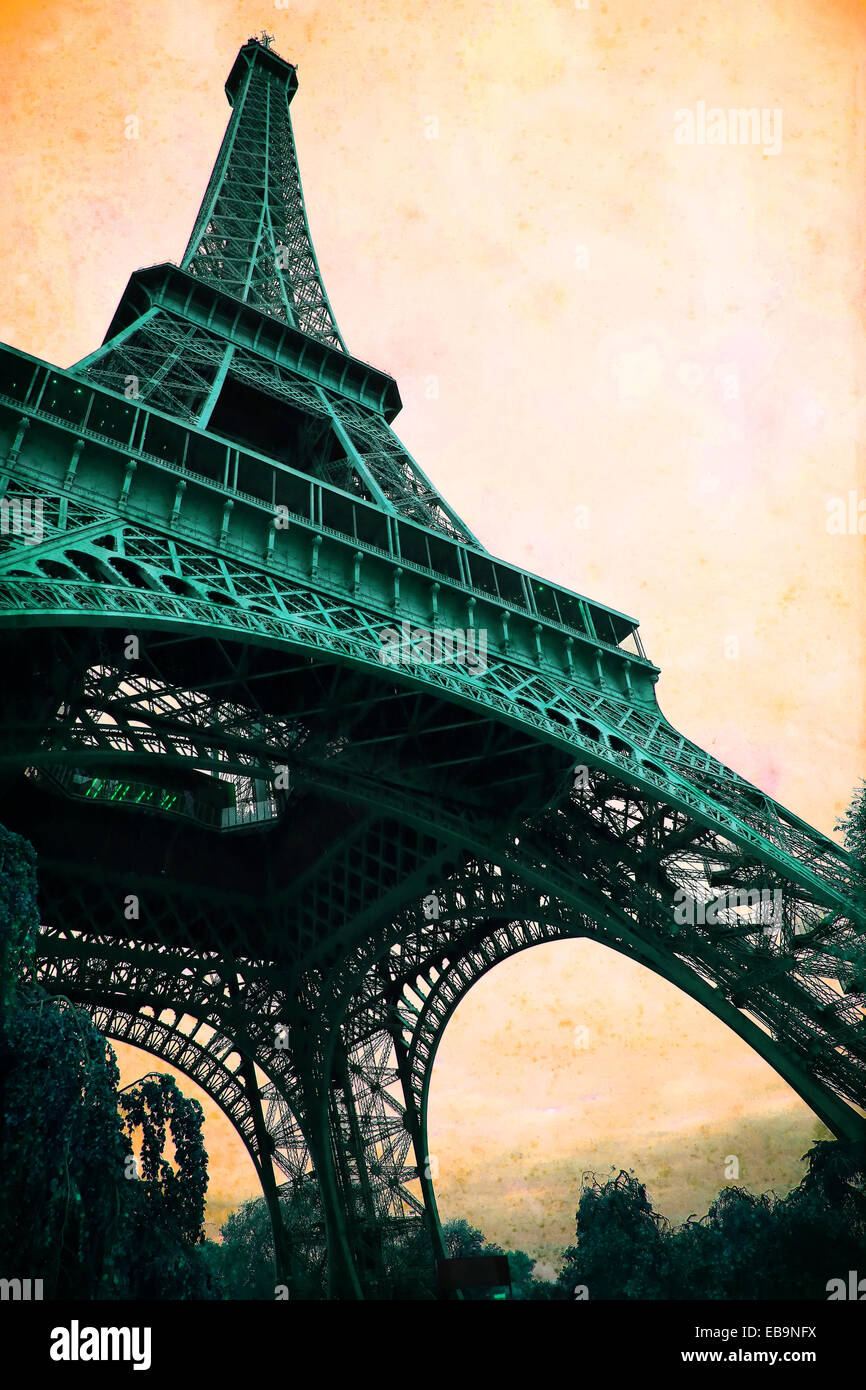 Eiffel Tower - retro postcard styled Stock Photo - Alamy