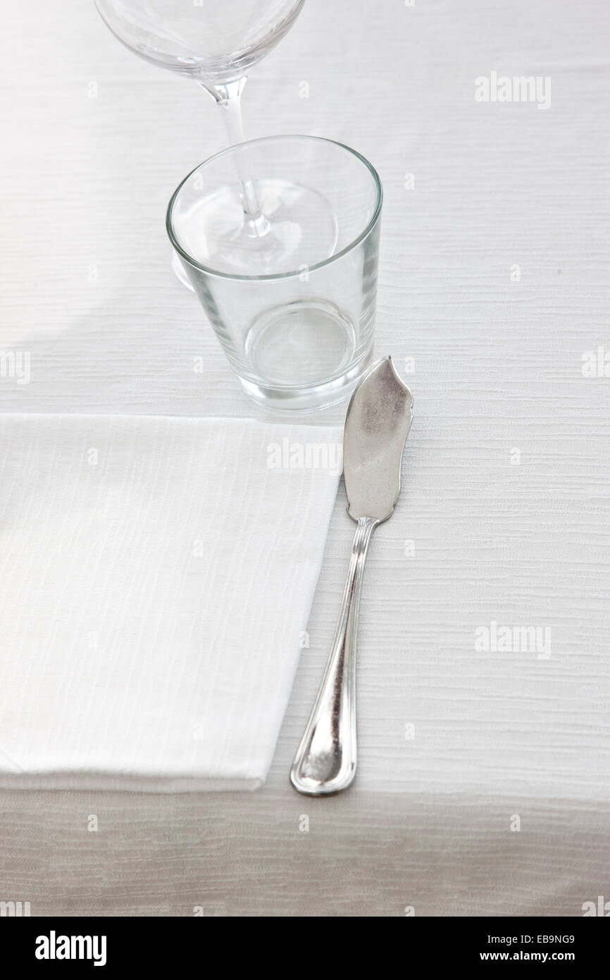 Fish and knife hi-res stock photography and images - Alamy