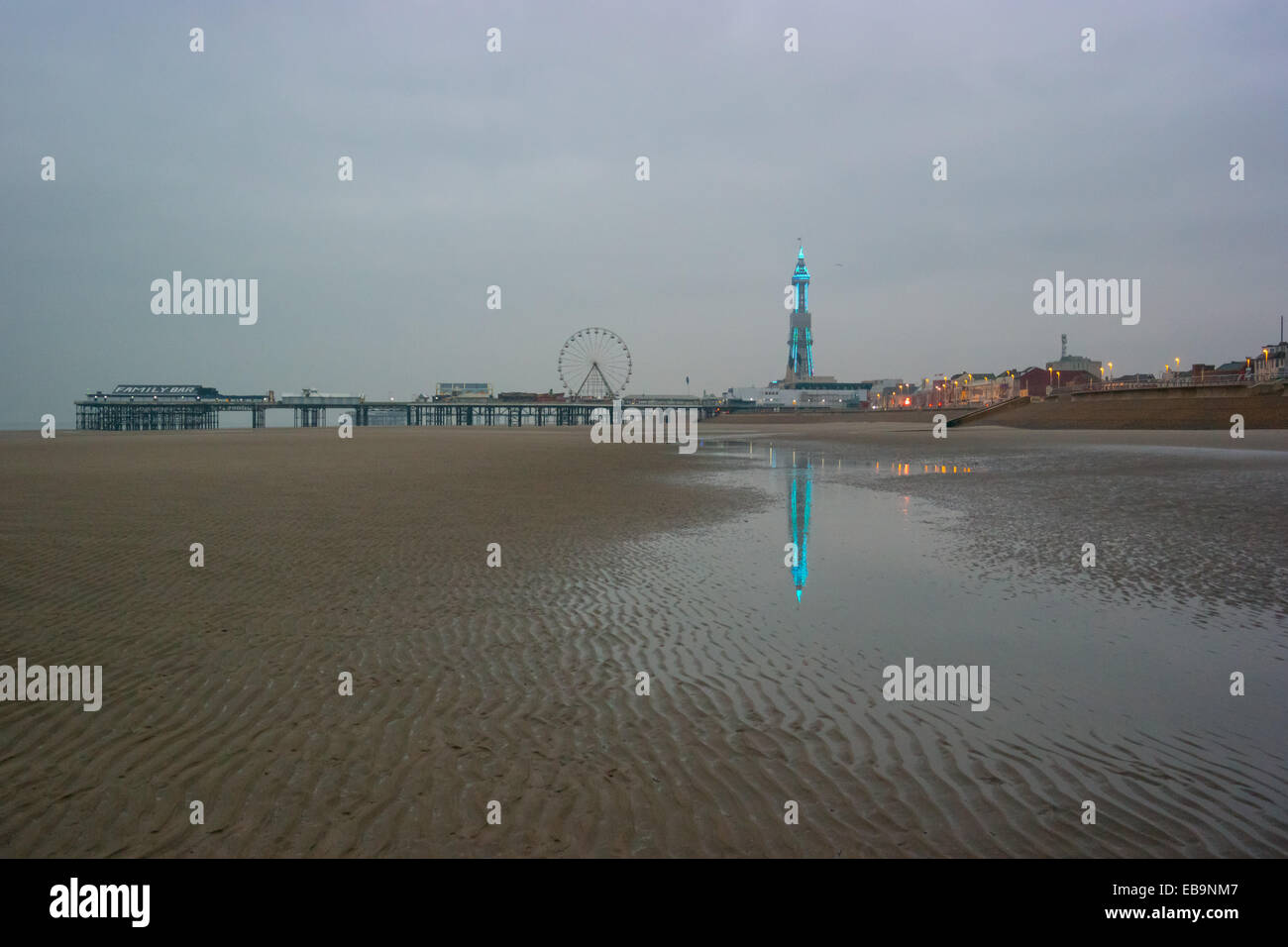 Blackpool, UK. 28th Nov, 2014. UK Weather: A murky morning in Blackpool ...