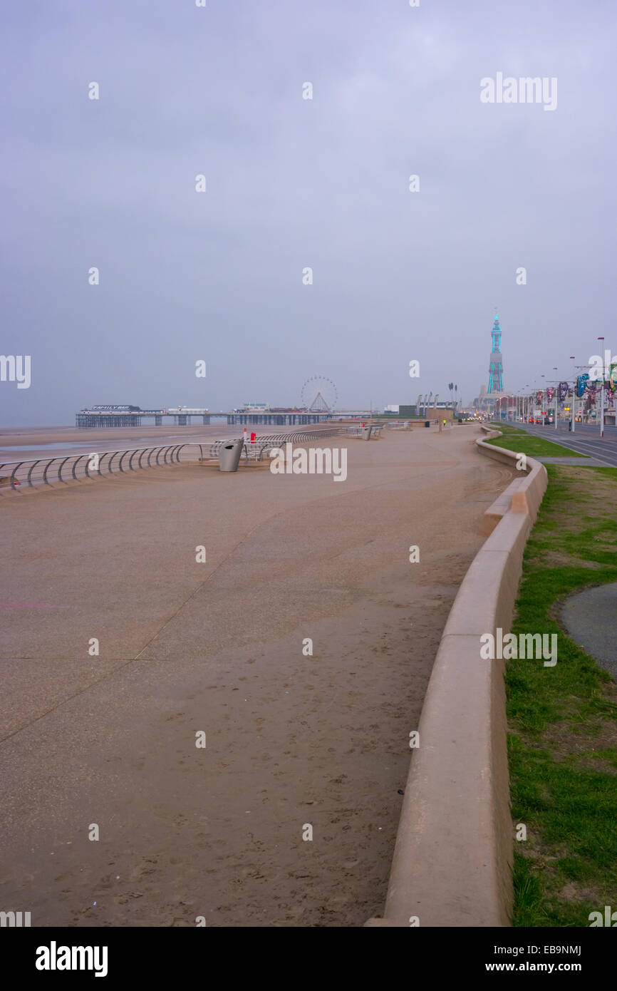 Blackpool, UK. 28th Nov, 2014. UK Weather: A murky morning in Blackpool ...