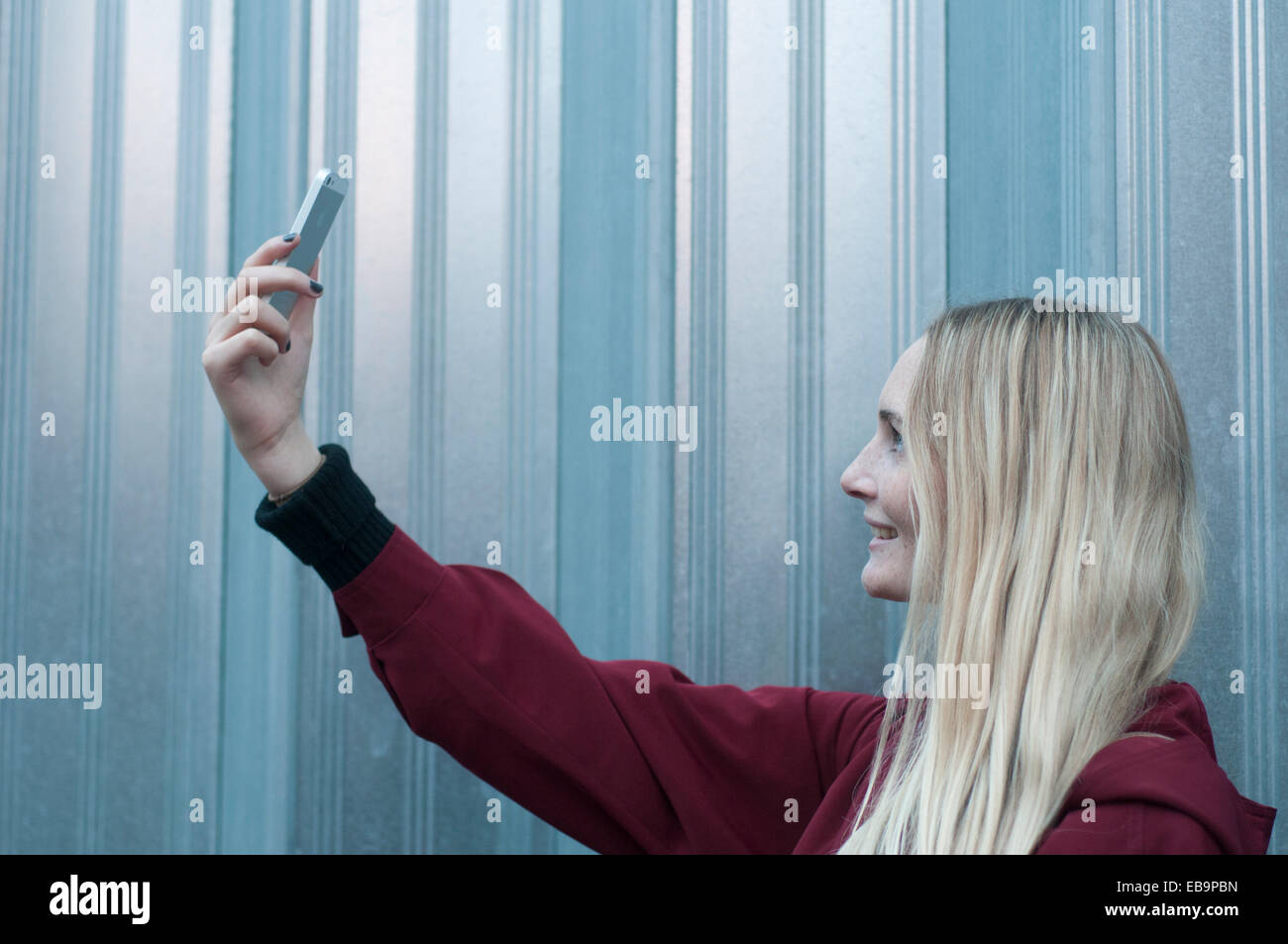 Woman taking selfie hi-res stock photography and images - Alamy