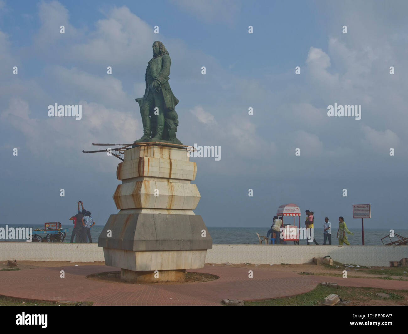 Statue of dupleix pondicherry hi-res stock photography and images - Alamy