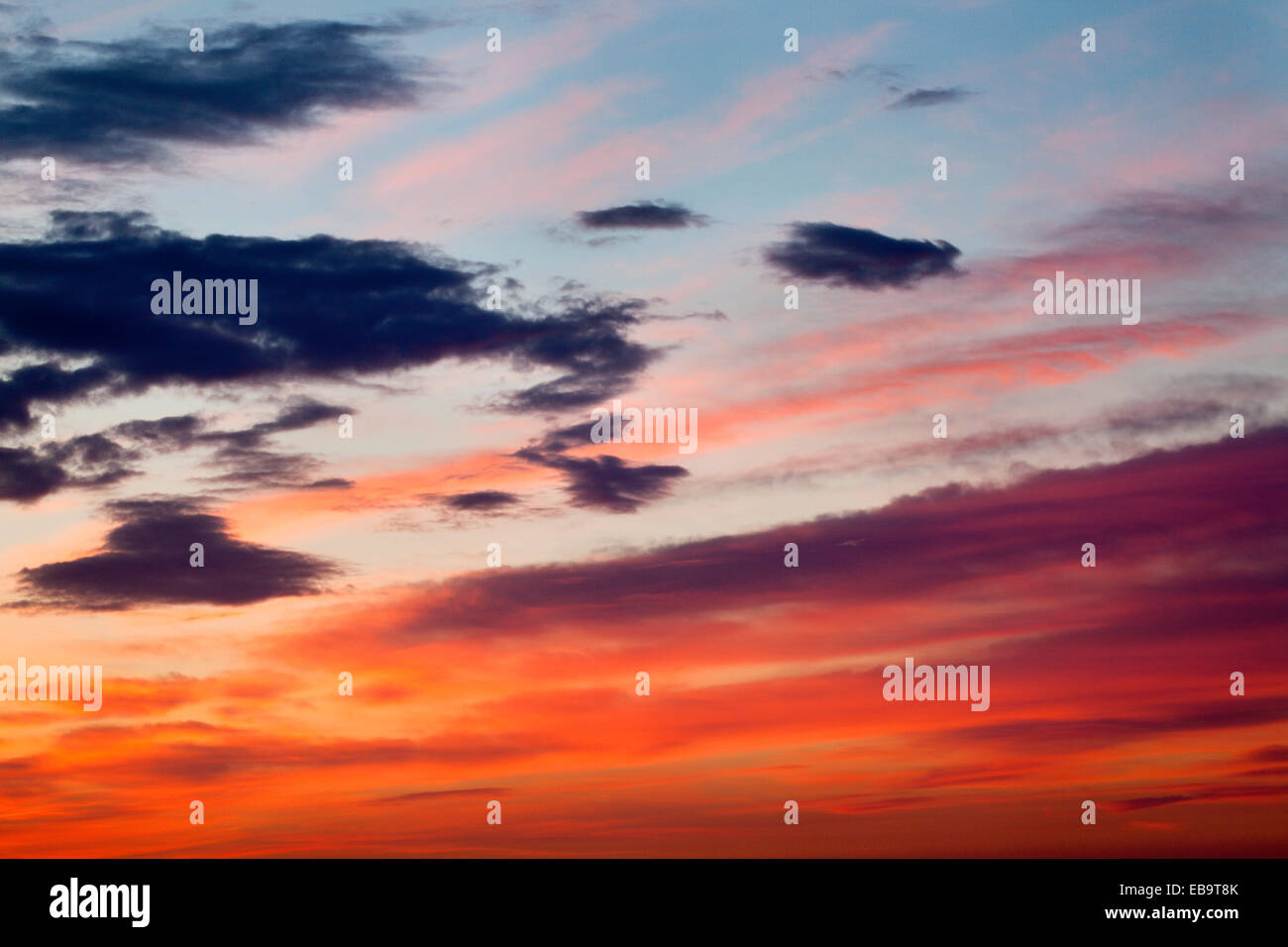 Red sky in the morning uk hi-res stock photography and images - Alamy