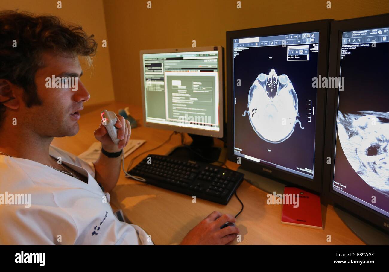 Medical scan interpretation hi-res stock photography and images - Alamy