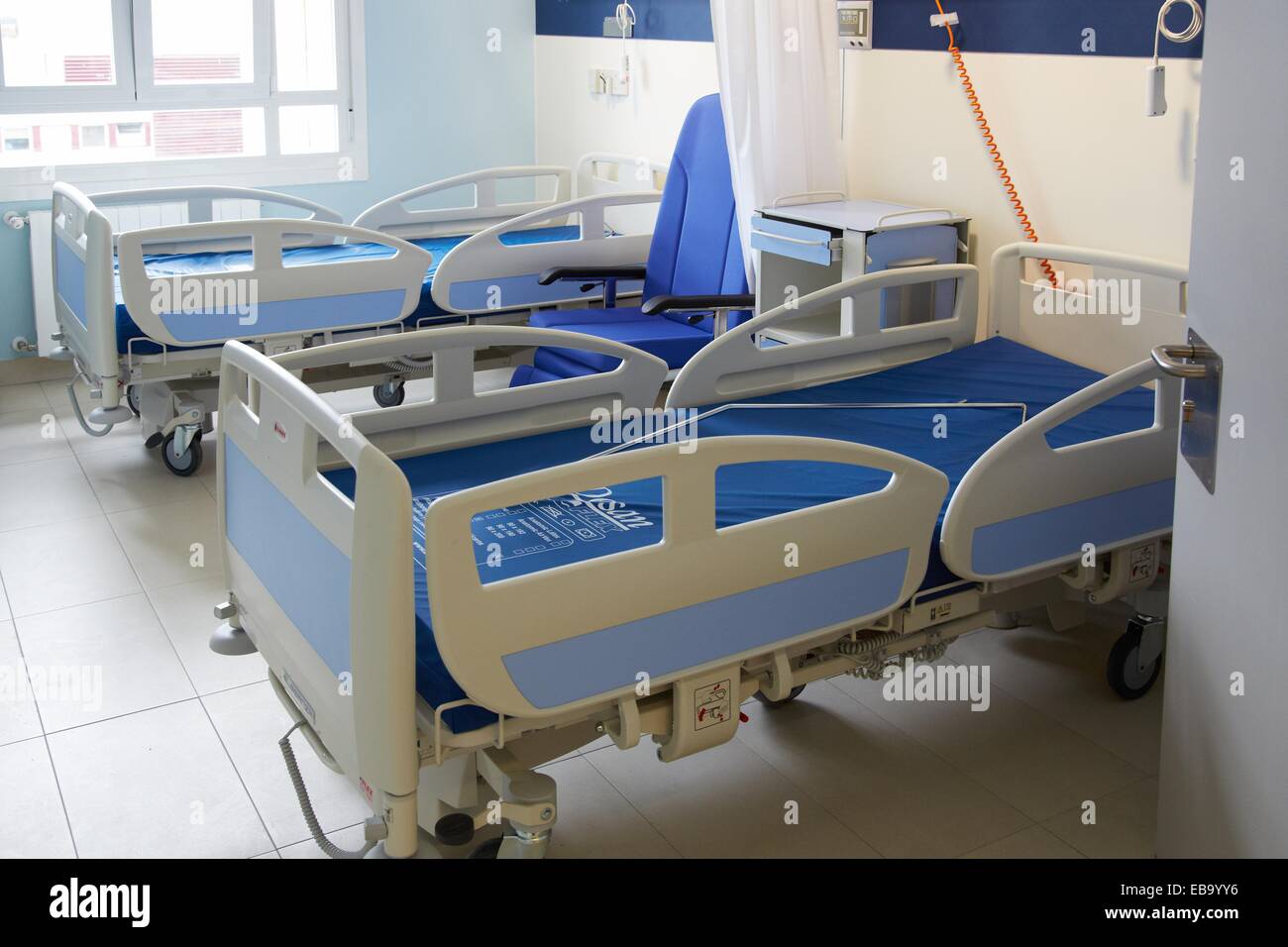 Hospital stretchers hi-res stock photography and images - Alamy