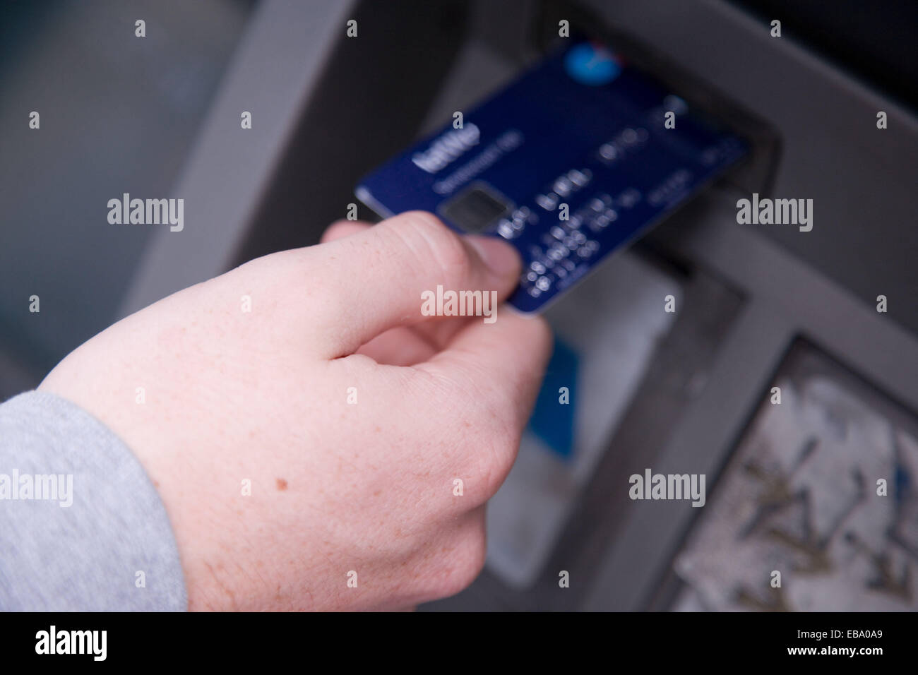 Teenagers money from atm hi-res stock photography and images - Alamy