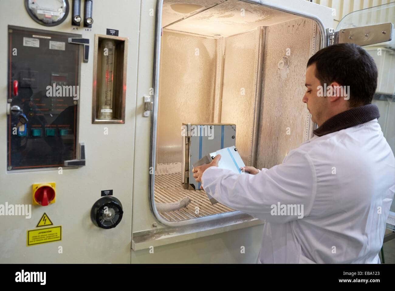 Testing chamber hi-res stock photography and images - Alamy